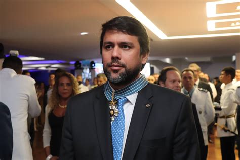 Pedro Lucas Fernandes Recebe Medalha Da Ordem Do M Rito Aeron Utico