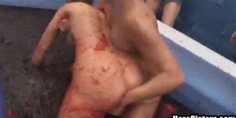 Teen College Babes Jello Wrestle