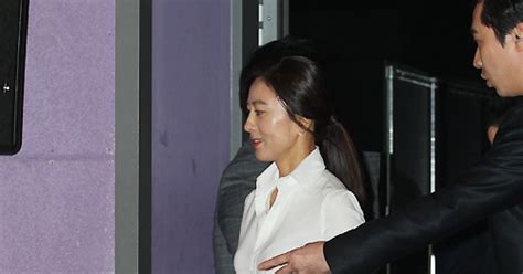 포토엔 김희애 과감한 망사스커트