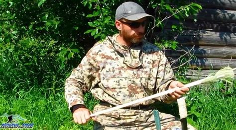 Стрелы ДЛЯ ЛУКА Часть 2 Изготовление стрел для лука вообще без инструментов прямо в лесу