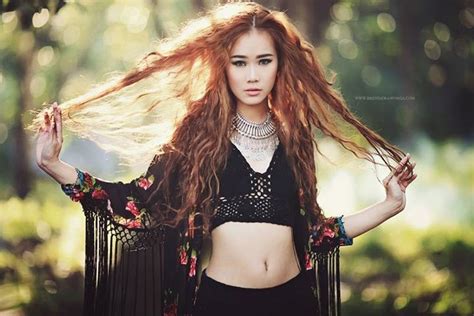Contoh Pose Foto Model Yang Bagus ~ Bfup