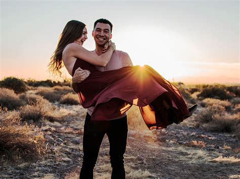 Does She Love Me 13 Signs That Shes Falling In Love