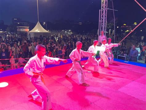 Пернишки деца с демонстрация по таекуон до пред НДК