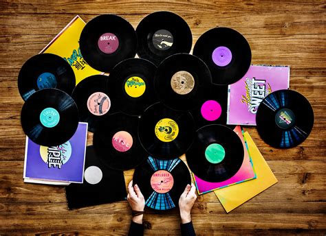 レコードのサイズと種類を詳しく解説！素材や重さによる違いとは？ Clovermusicブログ｜レコード・オーディオのお役立ち情報発信メディア