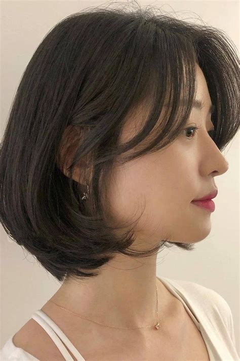 Pin oleh 传添 何 di 美髮和美妝 Gaya rambut Potongan rambut pendek Potongan