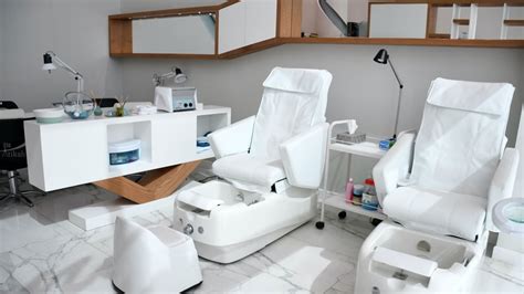Rekomendasi Klinik Skin Care Terbaik Di Bali DNI Skin Centre
