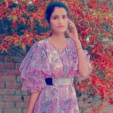 Roshni Yadav Itsroshni0324 • Threads Say More