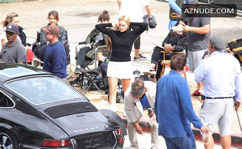 Margot Robbie Hot Blonde Actress Films Scenes On The Set Of Once Upon A Time In Hollywood Aznude
