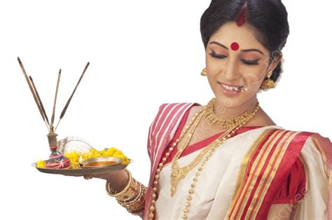 Wanita Bengali Dengan Puja Thali Foto Latar Belakang Dan Gambar Untuk Download Gratis Pngtree