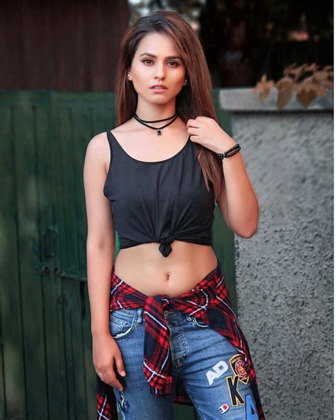 pooja thakur indiancelebs