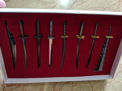 Apart From The Obvious Kyōka Suigetsu What Zanpakutō Or Mix Of Shikai