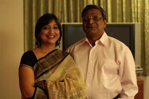 Hot Indian Aunties Photos Saree Pics Aunty And Uncle