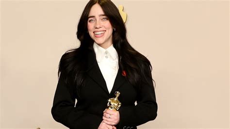 Billie Eilish é a mulher mais jovem da história a ganhar 2º Oscar