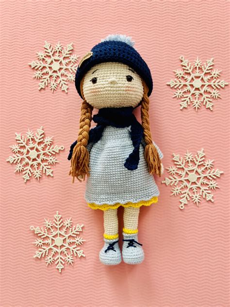 Кукла с шапчица и шал Handmasters Bg