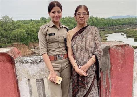 Meet The First Woman Sp Of Betul Ips Officer Simala Prasad