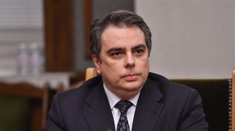 Асен Василев Премиерът Денков не е информиран за акцията на ДАНС в