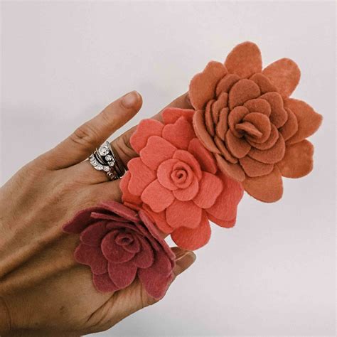 LEARN How To Make A Felt Flower Step By Step