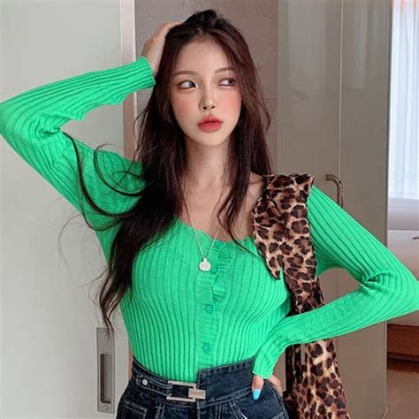 히프나틱 오늘 입추 인데 이렇게 더운거 실화 😂그래도 한발 앞선 히프나틱 가을신상 미리