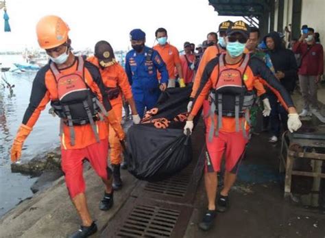 Mayat Pria Bertato Di Pantai Pengambengan Jembrana Diduga WNA Ini Ciri