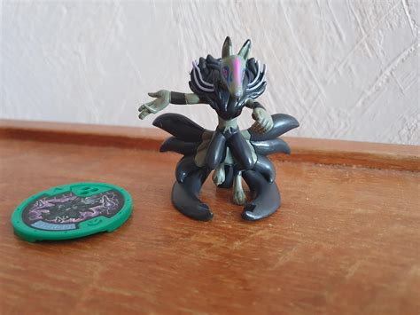 Ok So I Was Playing Yo Kai Watch 3 When I Got A Red Box I Opened It And Turned Into Gargaros