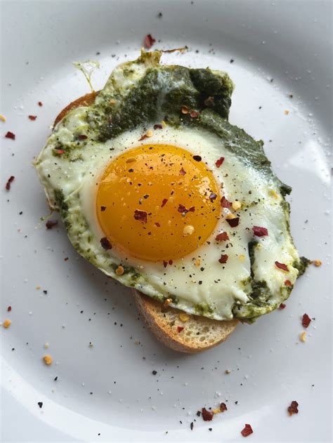 Pesto Eggs Chia Seed Gia