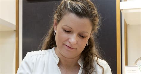 특별한 페인팅 툴로 완성되는 단 하나의 예술 작품 플로라 다니카