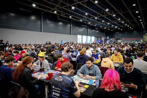 Alsof Een Stukje Van Je Kinderlijke Ziel Afsterft Fans Van Pokémon