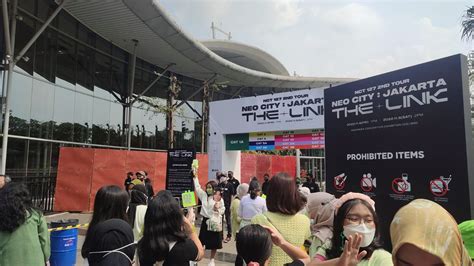 Cuek Diteror Bom Fans Konser Nct 127 Di Ice Bsd Kian Ramai Okezone