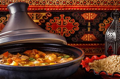 摩洛哥塔吉锅 鸡肉 传统 柠檬 橄榄 腌制食品 柏柏尔人 粗麦食物 阿拉伯风格 食品 摄影素材 汇图网www huitu
