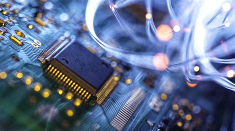 About Chris Pollette Howstuffworks