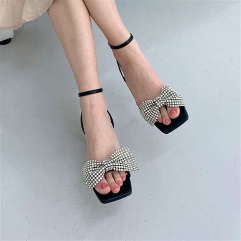 콩디샵스 블링블링 고급스러운 큐빅 리본 스트랩 샌들힐 7cm 2컬러
