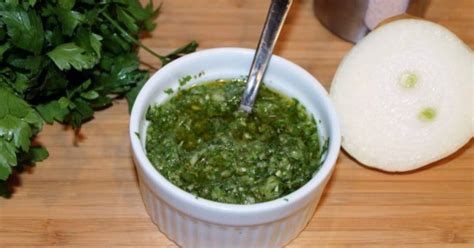 Cómo preparar chimichurri en seis pasos