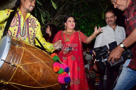 Bharti Singh Looks Adorable During Bangle Ceremony