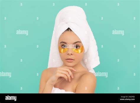 Teen M Dchen In Der Dusche Fotos Und Bildmaterial In Hoher Aufl Sung Alamy