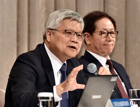 魏哲家辣問黃仁勳「我們真的是朋友嗎？」 背後原因曝光 財經 中時新聞網