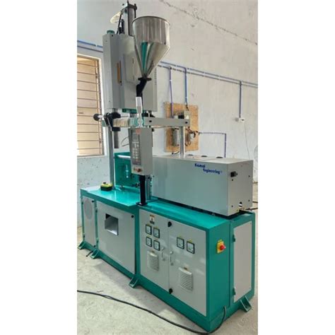 Toggle Type Vertical Injection Moulding Machine At 600000 00 INR In