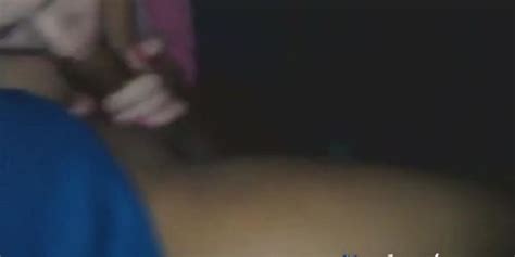 Elle Partage La Bite De Son Mec Avec Une Copine