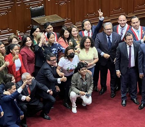 Congresistas Celebran Vacancia De Pedro Castillo Baneados Foros Perú