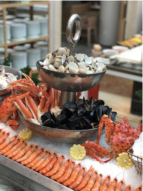 10 Best Seafood Buffets In Singapore For Free Flow Lobster Snow Crab