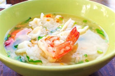 ข้าวต้มทะเล รวมมิตรกุ้งและปลาหมึก อาหารเช้าร้อน ๆ เติมพลังให้วันใหม่