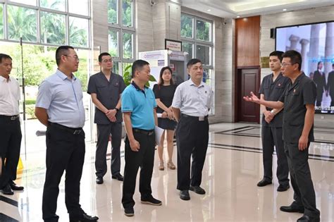 海口中院邀请人大代表、政协委员走进法院“零距离”感受司法为民、公正司法澎湃号·政务澎湃新闻 The Paper
