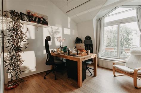 От новата година този офис ще бъде на разположение за следващите си обитатели Масата има опция