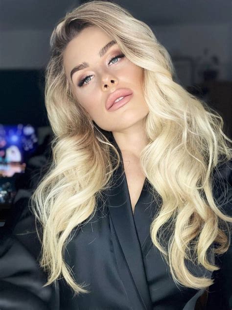 Profiel Van Webcam Model Miya Nika Xhamsterlive