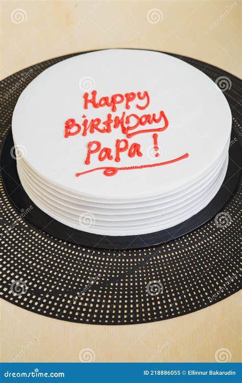 Descubrir 48 imagen pastel de feliz cumpleaños papa Abzlocal mx