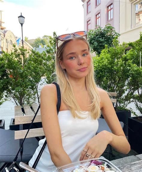 Helena Farstad R Norwegianbeauties