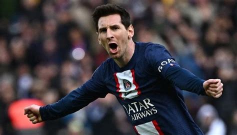 عشاء كتالوني ميسي يعود إلى برشلونة قبل قمة مانشستر يونايتد صور
