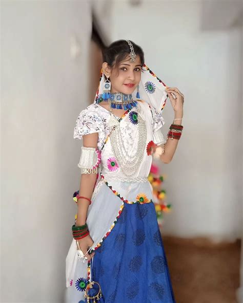 Adivasi Girl Simple Girl Outfits Dehati Girl Photo Photo Pose Style
