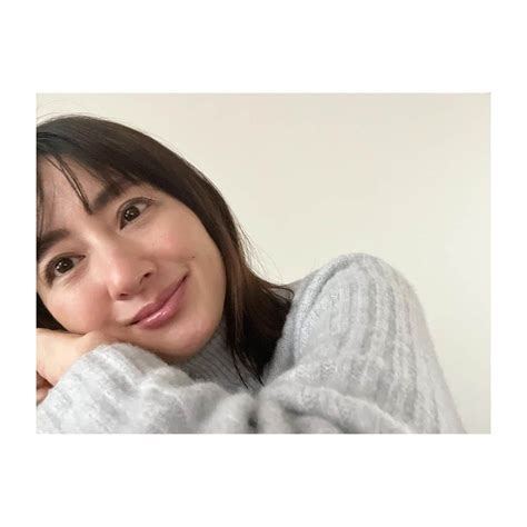 前田ゆかさんのインスタグラム写真 前田ゆかinstagram「第二の皮膚の未来発想スキンケア。 昨年、美st 桐野総括編集長と対談で
