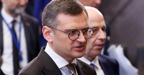 Кулеба закликав дозволити бити по РФ західною зброєю Цензор НЕТ