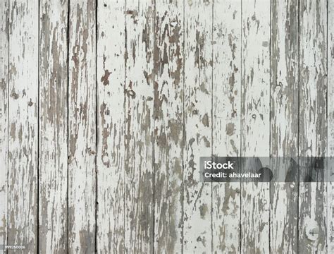 昔の背景と白の塗料を剥離と汚れた垂直木製の板 カラー画像のストックフォトや画像を多数ご用意 カラー画像 クローズアップ グランジ